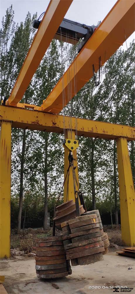 The QDX 25 ton overhead crane sold to the UAE was tested on the test ...