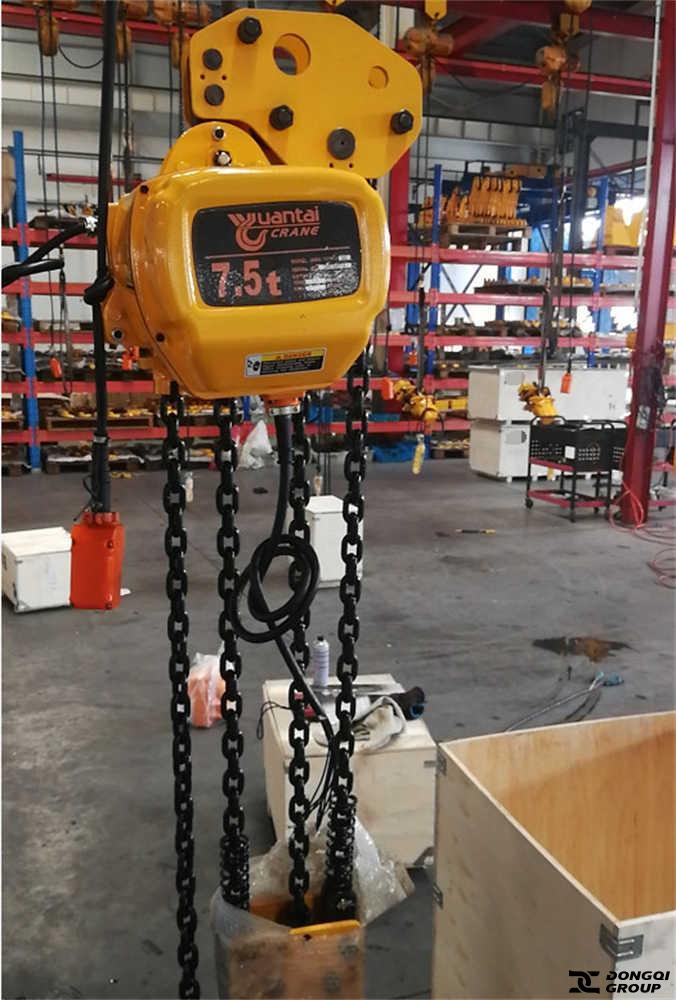 The 7.5 ton electric chain hoist sold to Sri Lanka is being assembled ...
